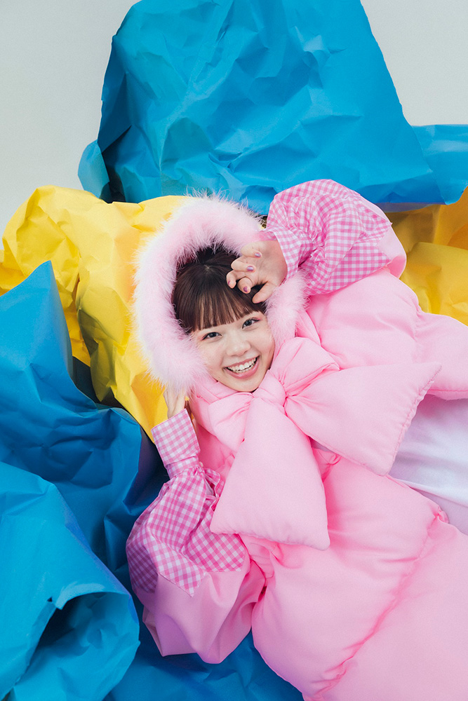 asmi「破壊前夜のこと」のMusic Videoが公開！TVアニメ「デキる猫は今日も憂鬱」の諭吉も登場！ - ニュース | アイドル・ガールズポップ＆ロック専門情報サイト「ガルポ！」